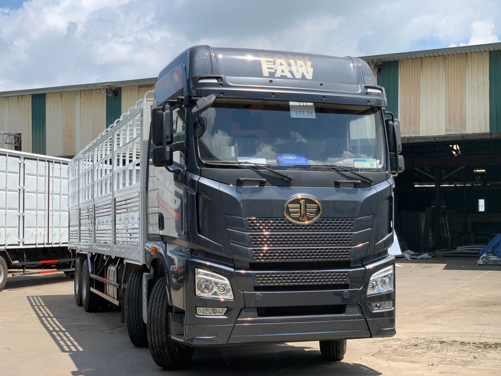 Xe tải Faw 4 chân thùng bạt 17t9 - Xe Tải Việt Nhật